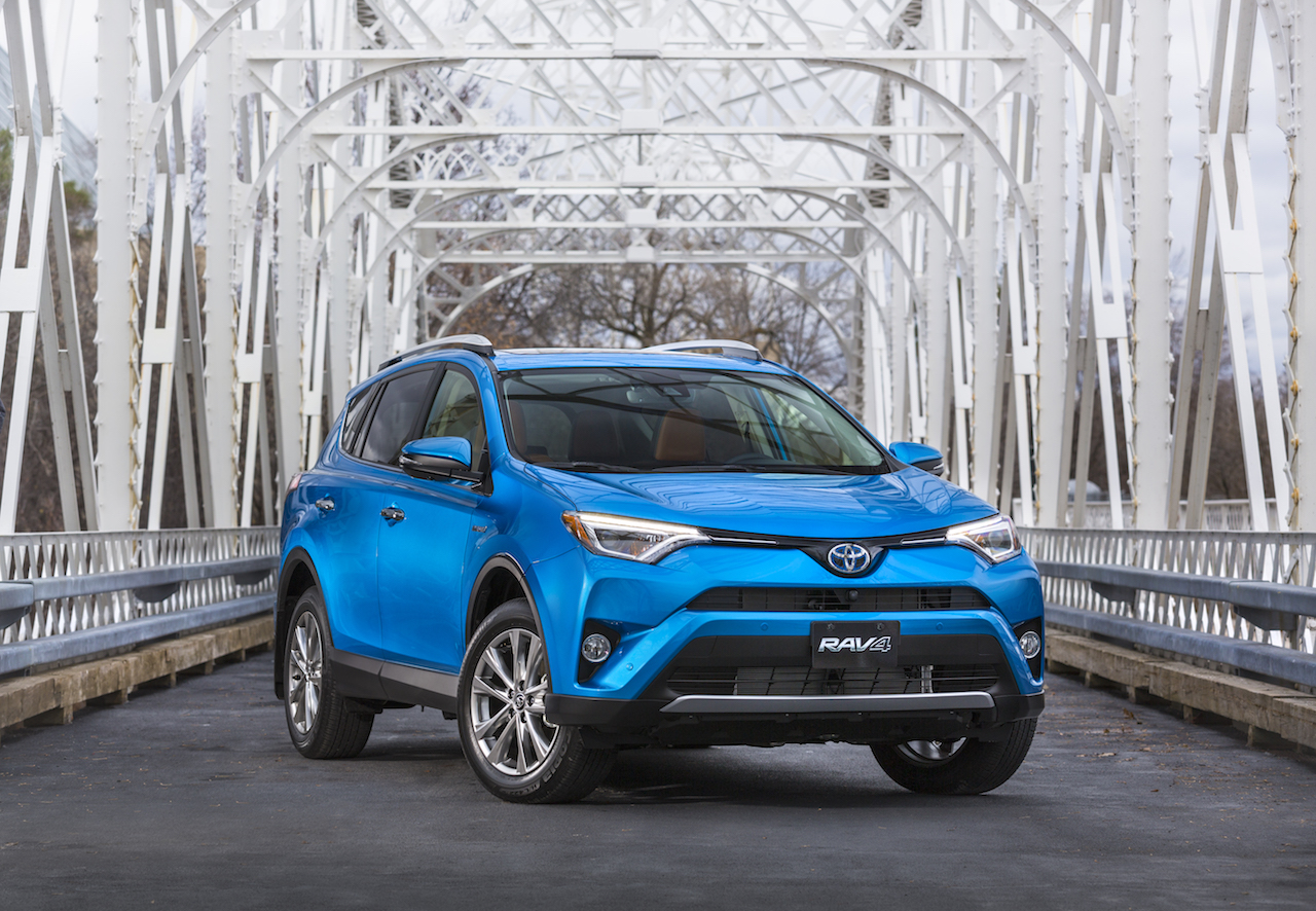 Toyota combines two winning recipes in new RAV4 Hybrid - The OpenRoad Blog